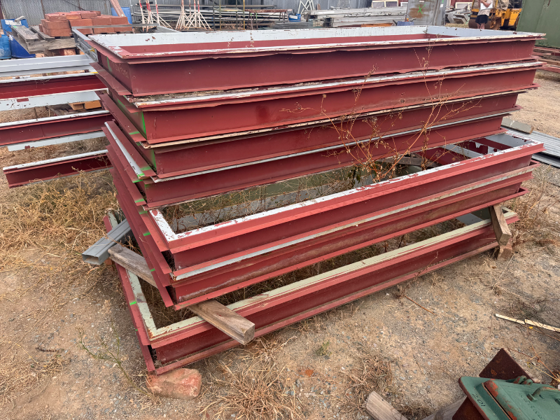 Lot 204 - Window Frames. | AuctionsPlus
