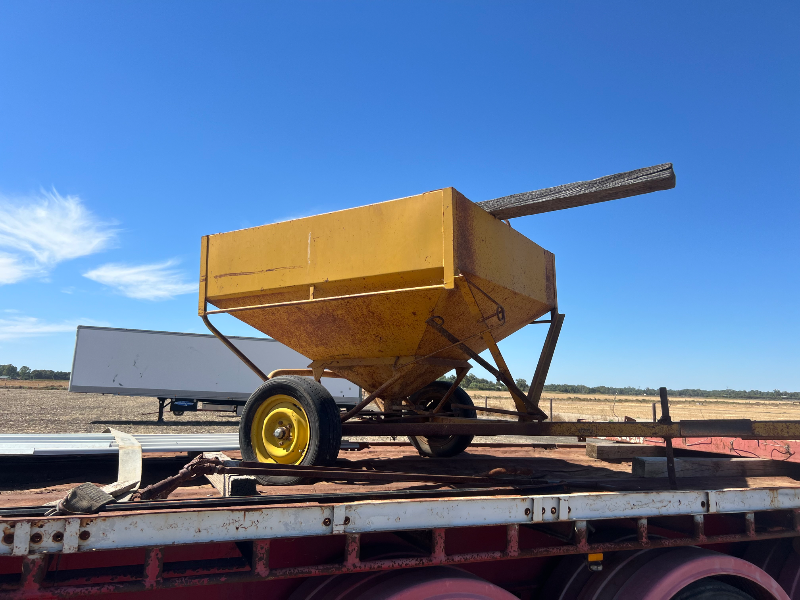 Lot 49 - Grain Feed Out Cart | AuctionsPlus