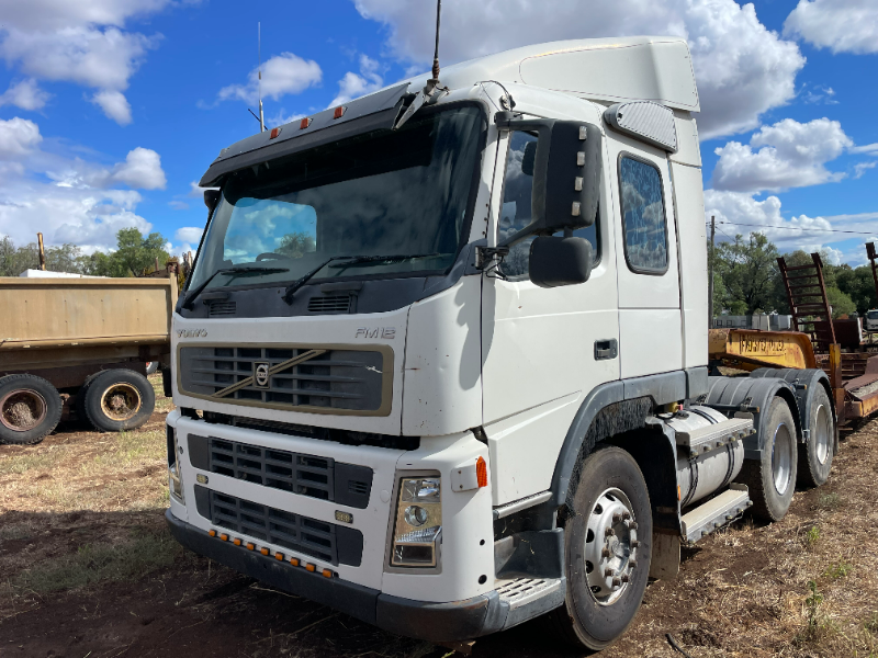 Lot 19 - Volvo FM 12 6x4 Prime Mover 2004 model, | AuctionsPlus