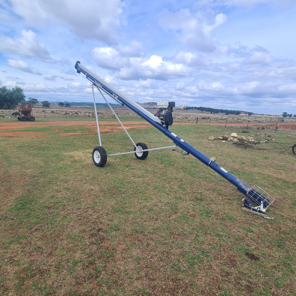 Lot 114 - GRAIN LINE 26 FOOT AUGER | AuctionsPlus