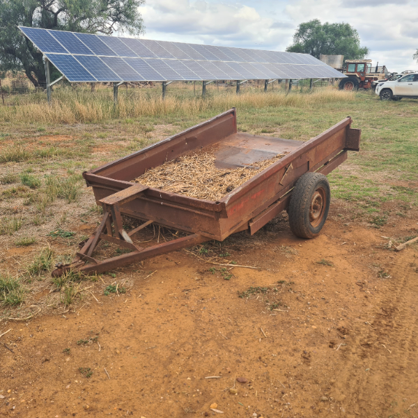 Lot 129 - OLD FARM TRAILER | AuctionsPlus