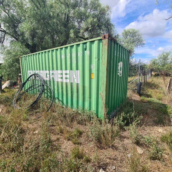 Lot 126 - 20 FOOT SHIPPING CONTAINER WEATHER PROOF, RESERVE OF $1200.00 ...