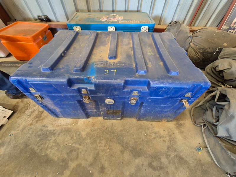 Lot 27 - Large Esky | AuctionsPlus