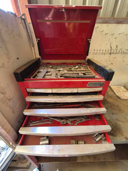 Lot 49 - Kincrome Contour Toolbox with Tools | AuctionsPlus