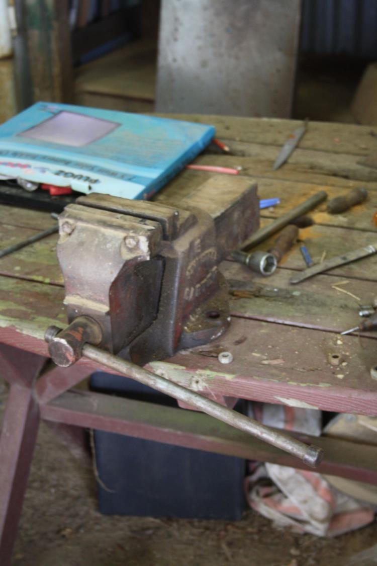 Lot 43 - Carter Bench Vice | AuctionsPlus