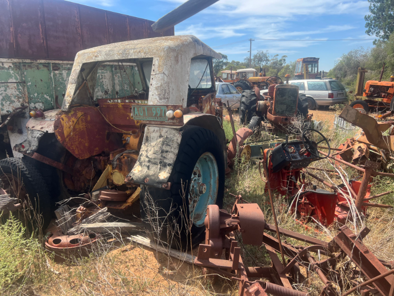 Lot 11 - Chamberlain Champion | AuctionsPlus