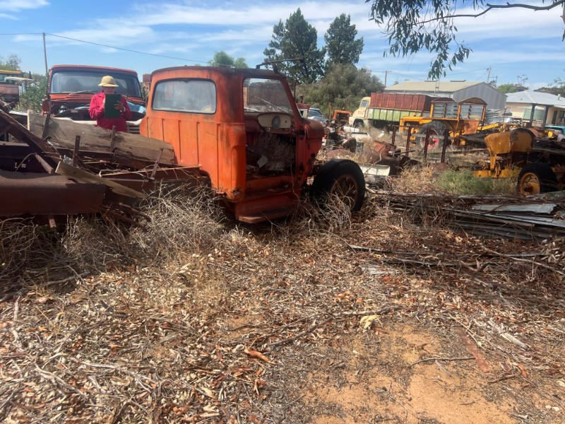 Lot 65 - Ford F600 chassis and cab | AuctionsPlus