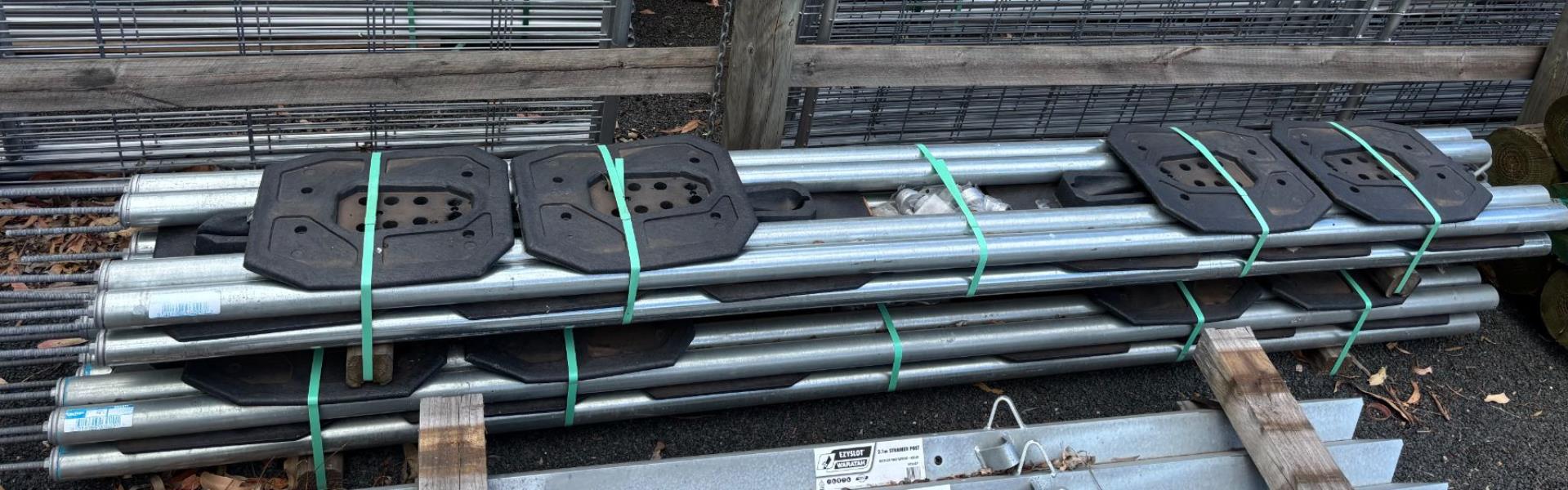 Lot 18 - 10x Cyclone Combination Fence Stay Pointed Bungs | AuctionsPlus
