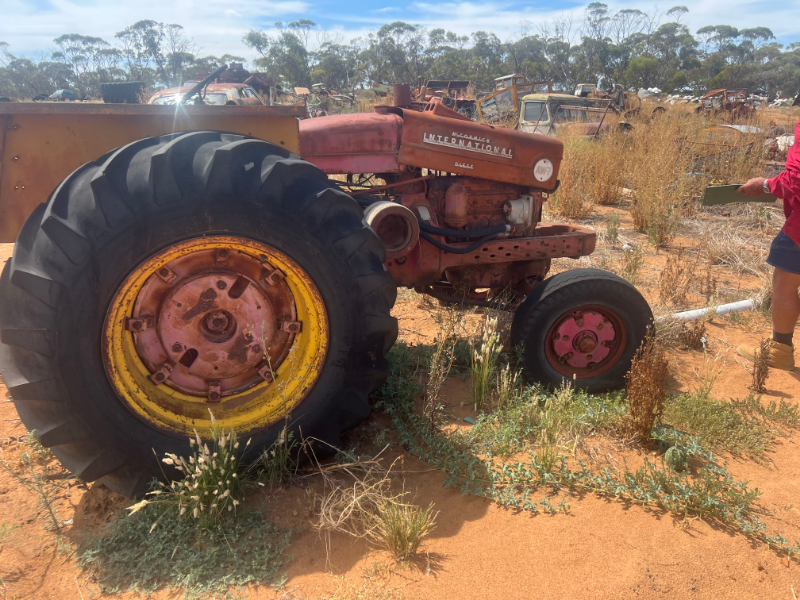 Lot 37 - Inter AW-7 | AuctionsPlus