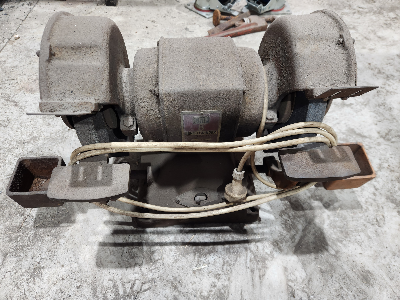 Lot 156 - GMF BENCH GRINDER | AuctionsPlus