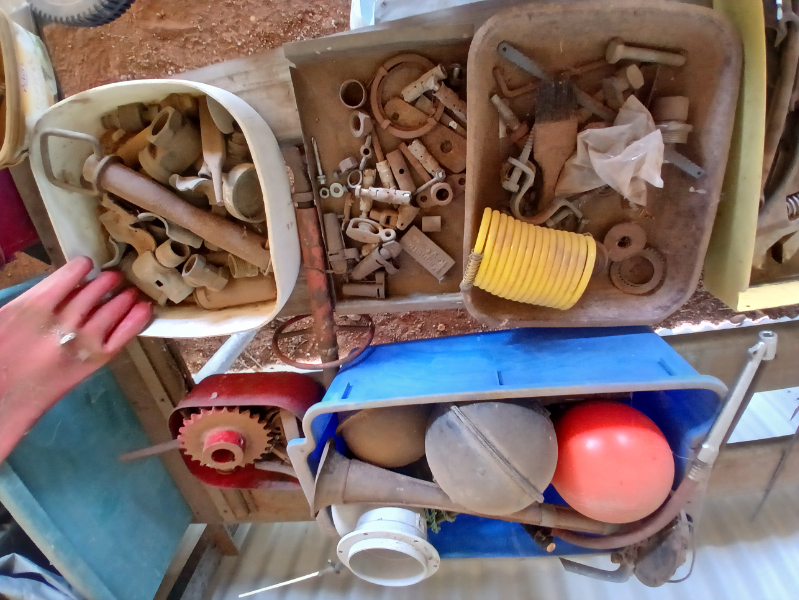 Lot 41 - FLOATS ,COGS + POLY FITTINGS | AuctionsPlus