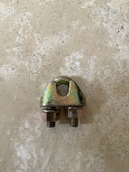 Lot 290 - Bag of 50 New Steel cable grips - 8mm | AuctionsPlus