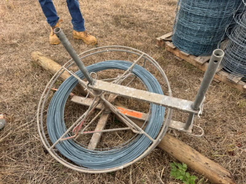Lot 50 - WIRE SPINNER | AuctionsPlus