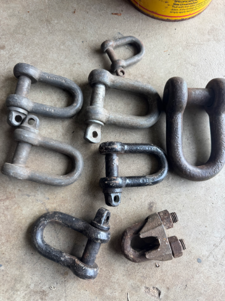 Lot 608 - D SHACKLES | AuctionsPlus
