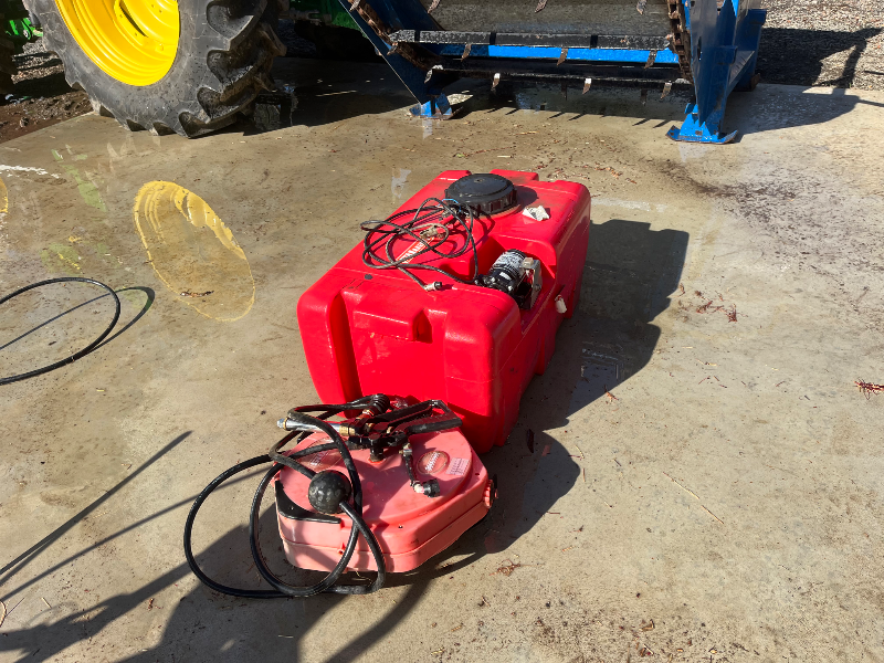 Lot 8 - Silvan Spray Tank | AuctionsPlus