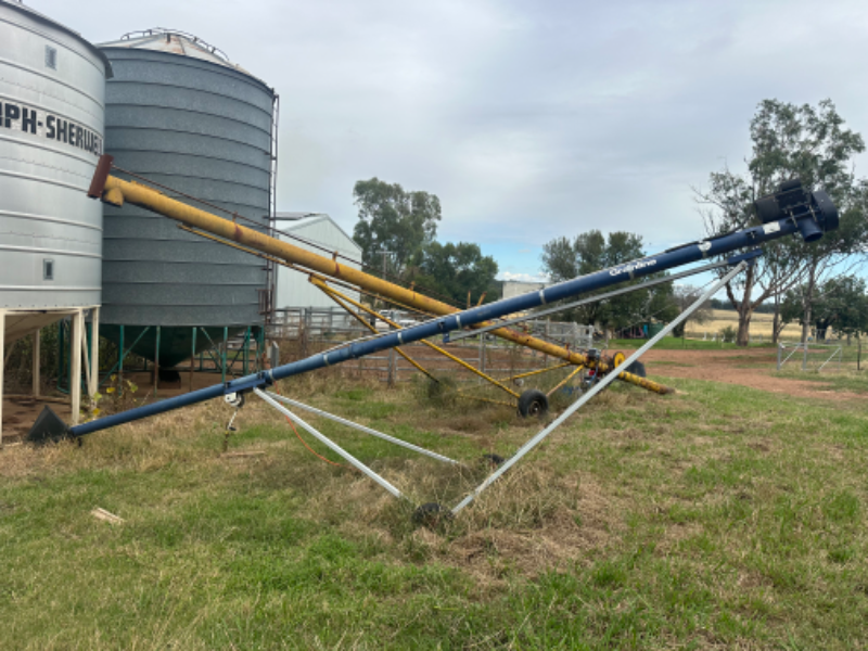 Lot 8 - Grainline 8m x 5' Auger | AuctionsPlus