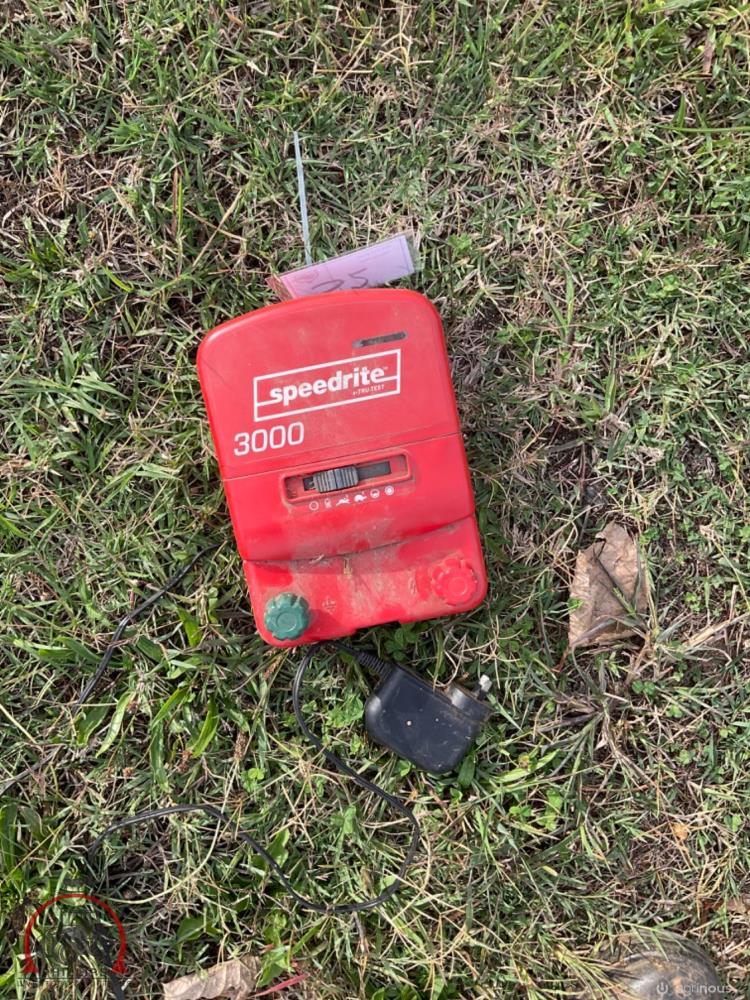 Lot 52 - Speedrite 3000 Mains Fence Unit | AuctionsPlus