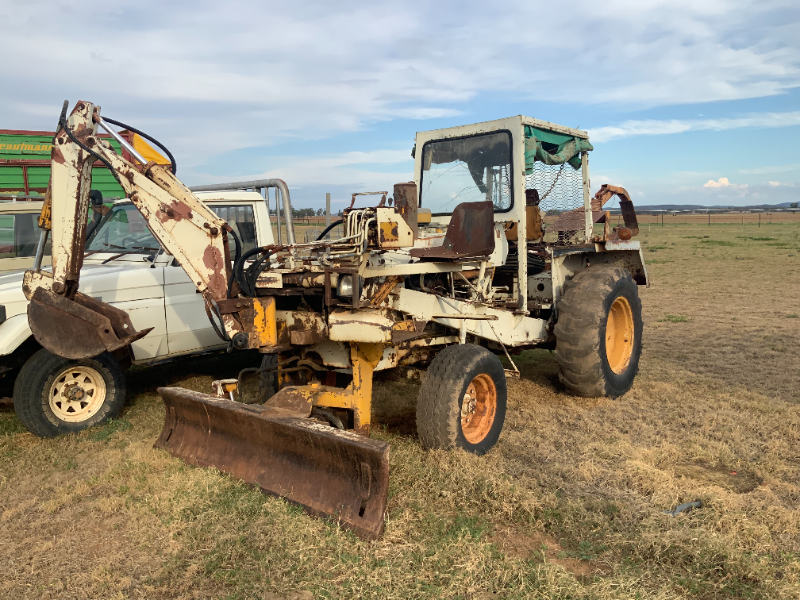 LOT 10 - Davis Backhoe/Trencher. | AuctionsPlus