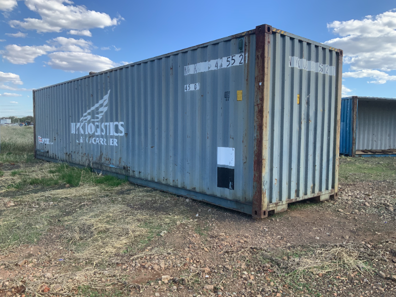 LOT 32 - Shipping Container. | AuctionsPlus