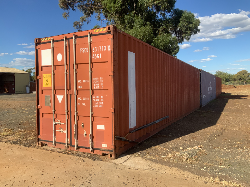 LOT 33 - Shipping Container. | AuctionsPlus