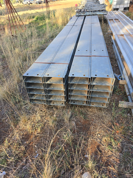 Lot 325 - Steel Purlins | AuctionsPlus