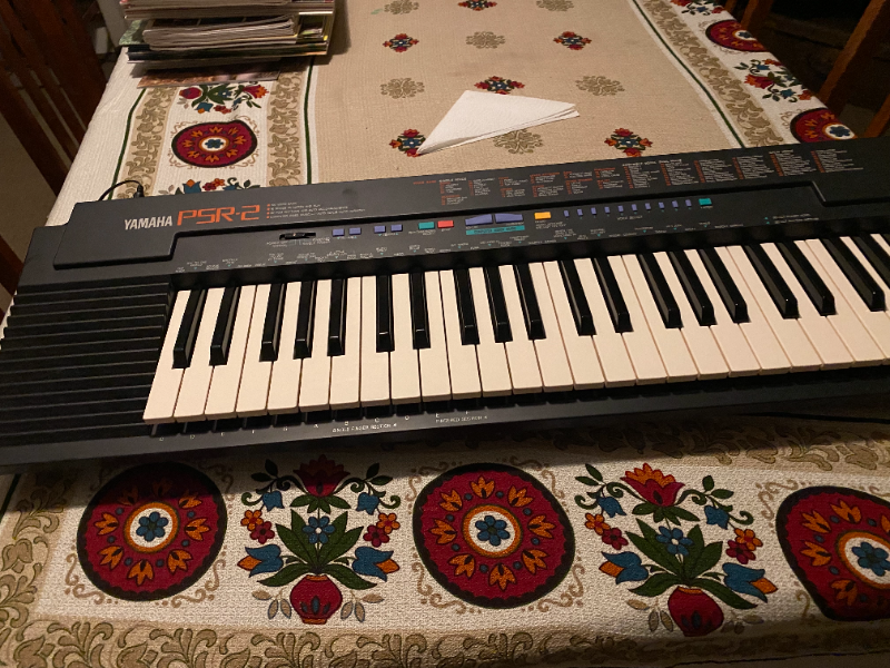 Lot 46 - Yamaha PSR-2 Electronic Keyboard | AuctionsPlus