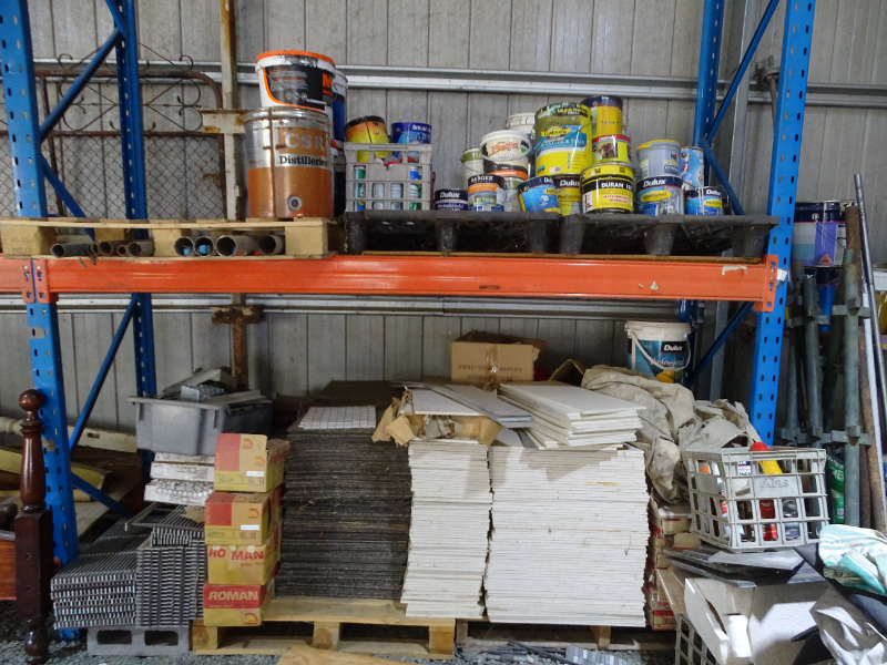 Lot 306 - GRATING, TILES + SUNDRIES | AuctionsPlus