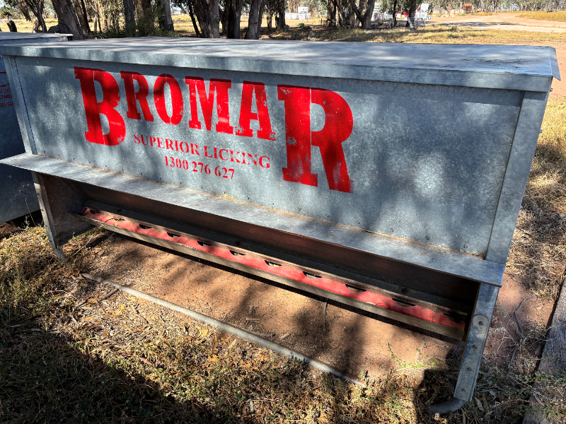 Lot 83 - Bromar Feeder | AuctionsPlus