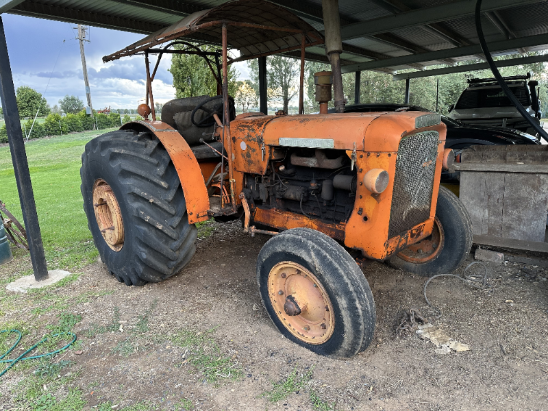 Lot 4 - Chamberlain Tractor | AuctionsPlus