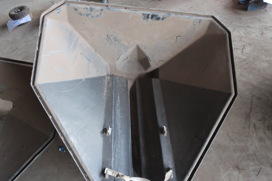 Lot 100 - Poly Grain Hopper | AuctionsPlus