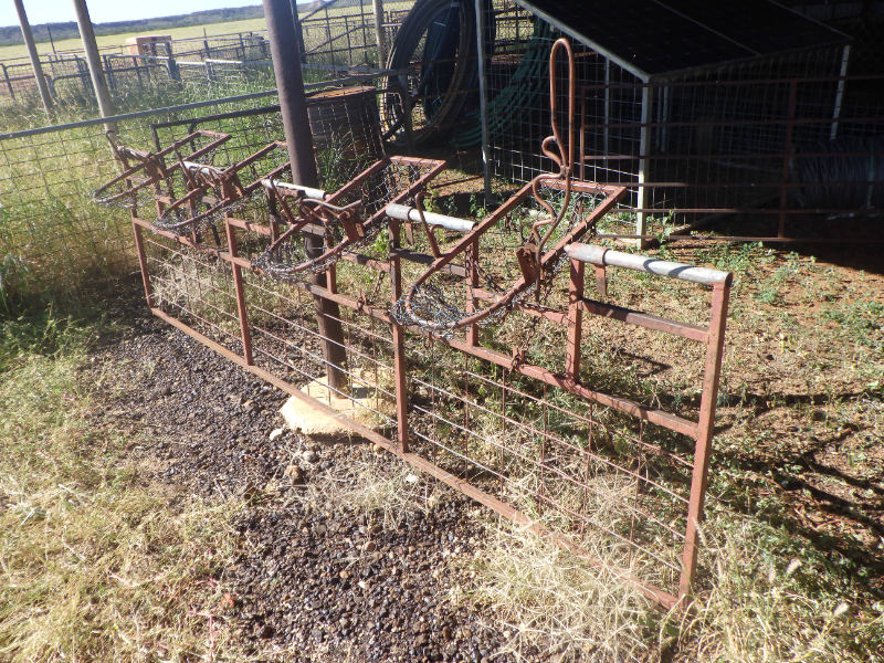 Lot 120 - LAMB MARKING CRADLES - SET OF 4 | AuctionsPlus