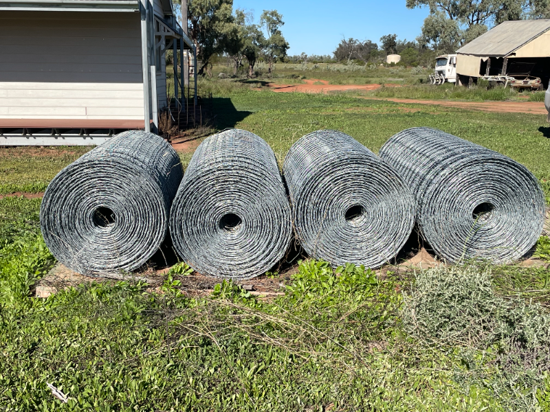 Lot 95 - EXCLUSION HINGE JOINT FENCE | AuctionsPlus