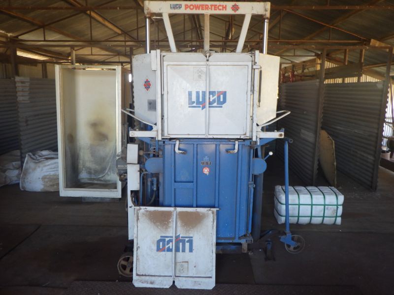 Lot 72 - LYCO POWERTECH WOOLPRESS | AuctionsPlus