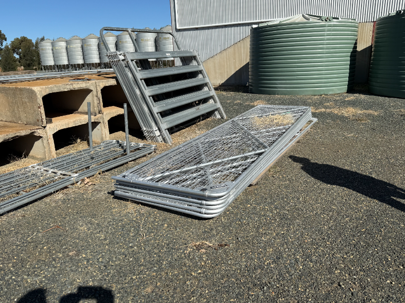 New 16ft Cyclone Gates | AuctionsPlus