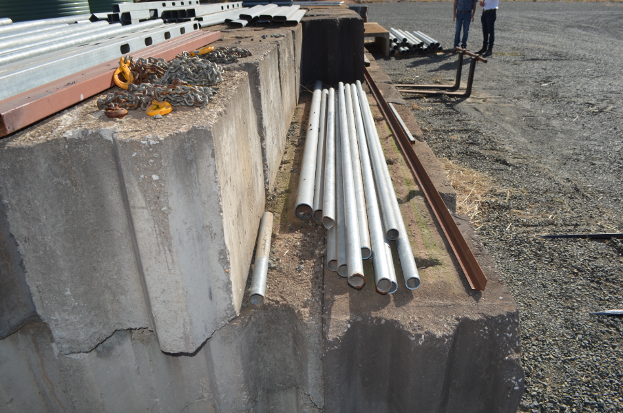 Lot 70B - Strainer Posts | AuctionsPlus