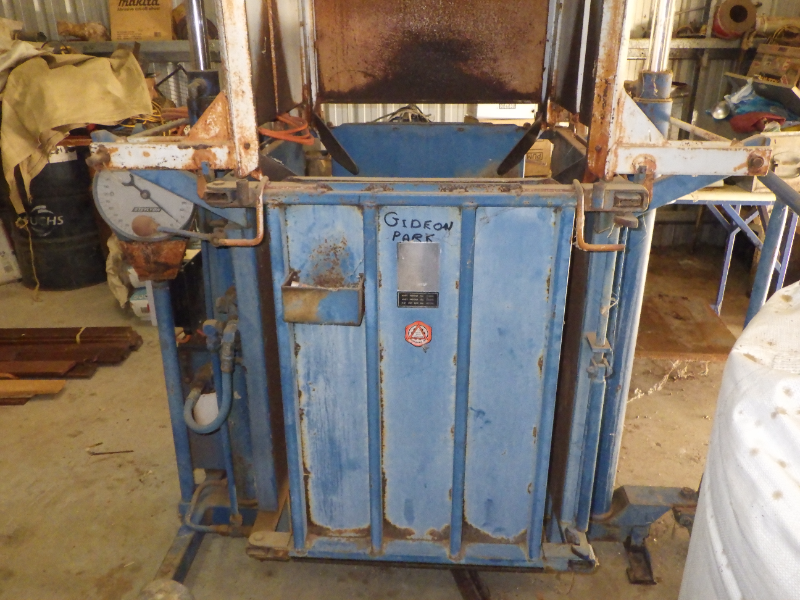 Lot 73 - LYCO MINIMATIC WOOLPRESS | AuctionsPlus