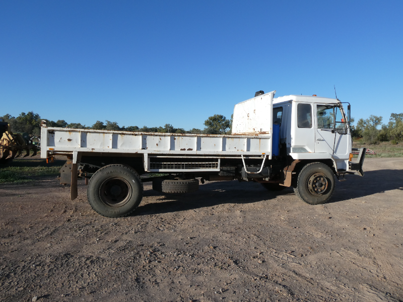 MITSUBISHI TIPPER TRUCK | AuctionsPlus