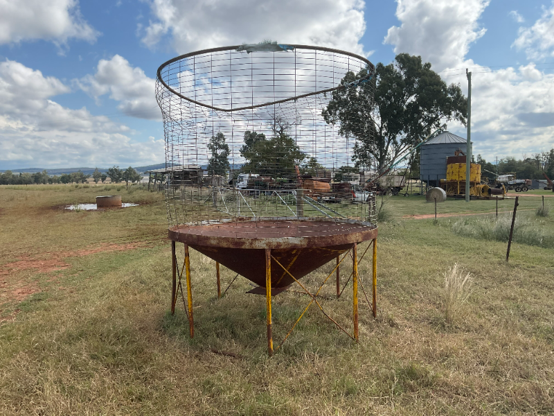 Lot 48 - Mesh silo bin. | AuctionsPlus