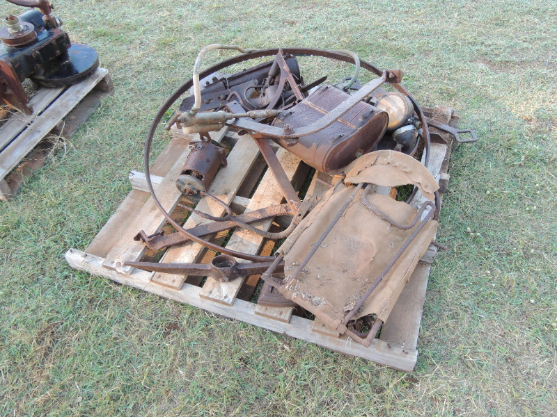 Lot 110 - Old flame thrower | AuctionsPlus