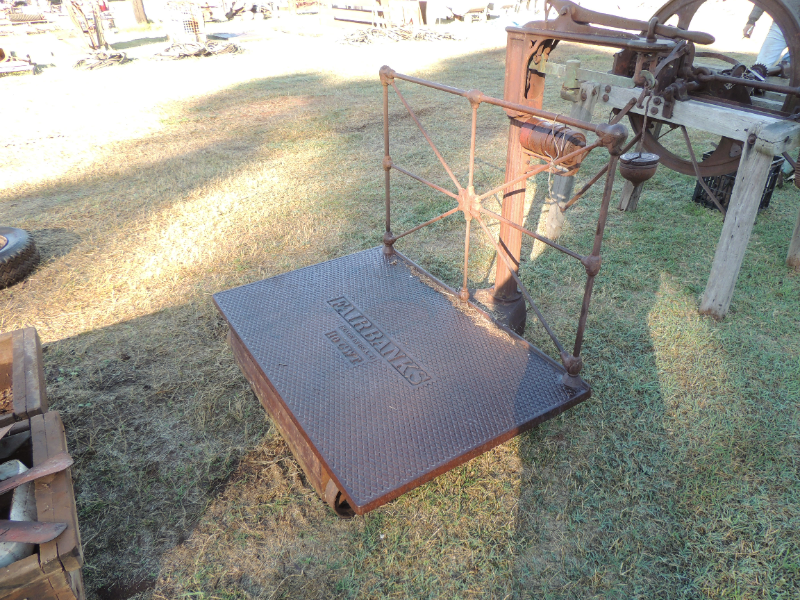 Lot 116 - Wool bale scales | AuctionsPlus
