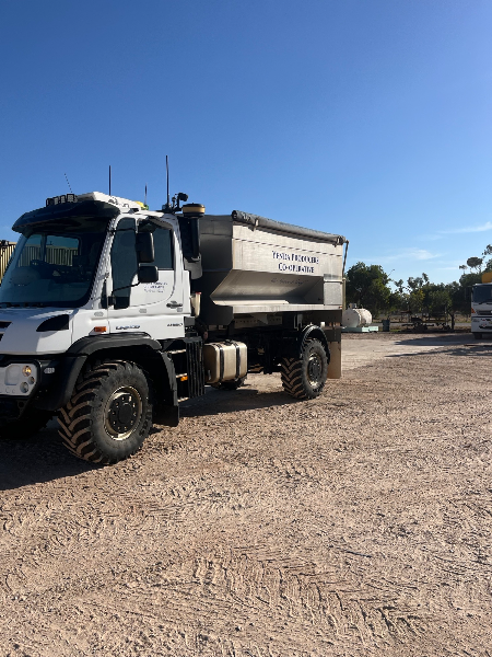 Lot 19 - Unimog Spreader Truck | AuctionsPlus