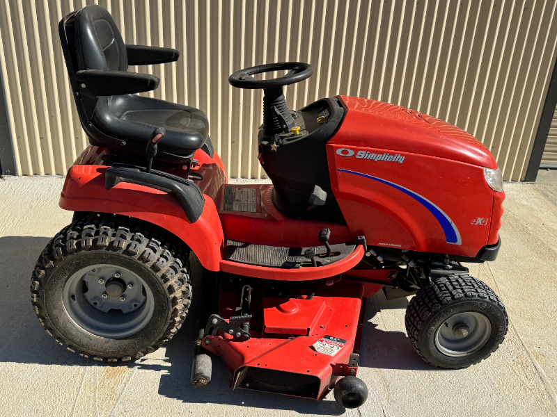Lot 194 - Simplicity Prestige Ride on Mower | AuctionsPlus
