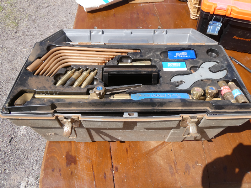 Lot 253 - OXY TORCH & KIT | AuctionsPlus