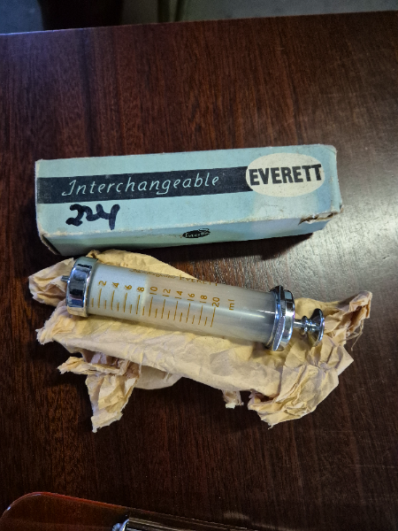 Lot 224 - Interchangeable Everett Drug Needle | AuctionsPlus