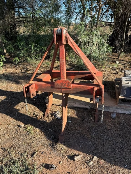Lot 14 - 3pt Linkage 3 Tyne Ripper | AuctionsPlus