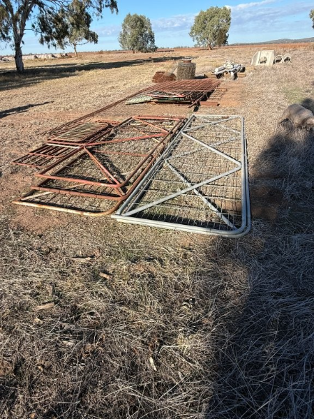 Lot 101 - Farm Gates | AuctionsPlus