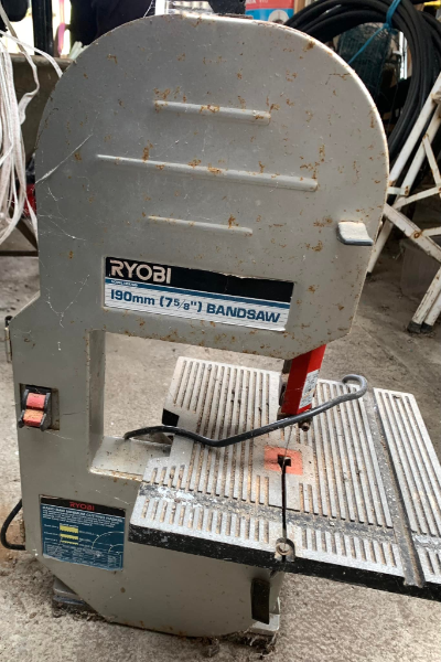 Lot 45 - Ryobi BenchTop bandsaw | AuctionsPlus