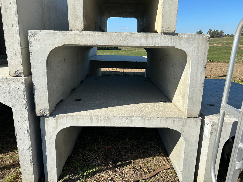 Lot 171 - 900mm x 450mm Box Culverts | AuctionsPlus