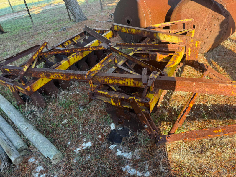 Lot 102 - Connor Shea Baby Giant Disc Plough | AuctionsPlus