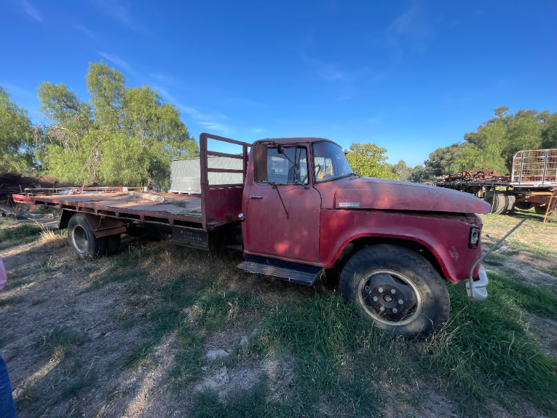Lot 170 - International D1710 | AuctionsPlus